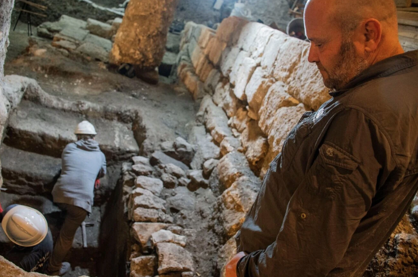 2,000-year-old Jewish ritual bath discovered under Western Wall Plaza ...